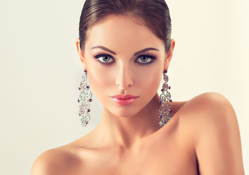 How to Match Your Earrings to Your Hairstyle - Hair World Magazine